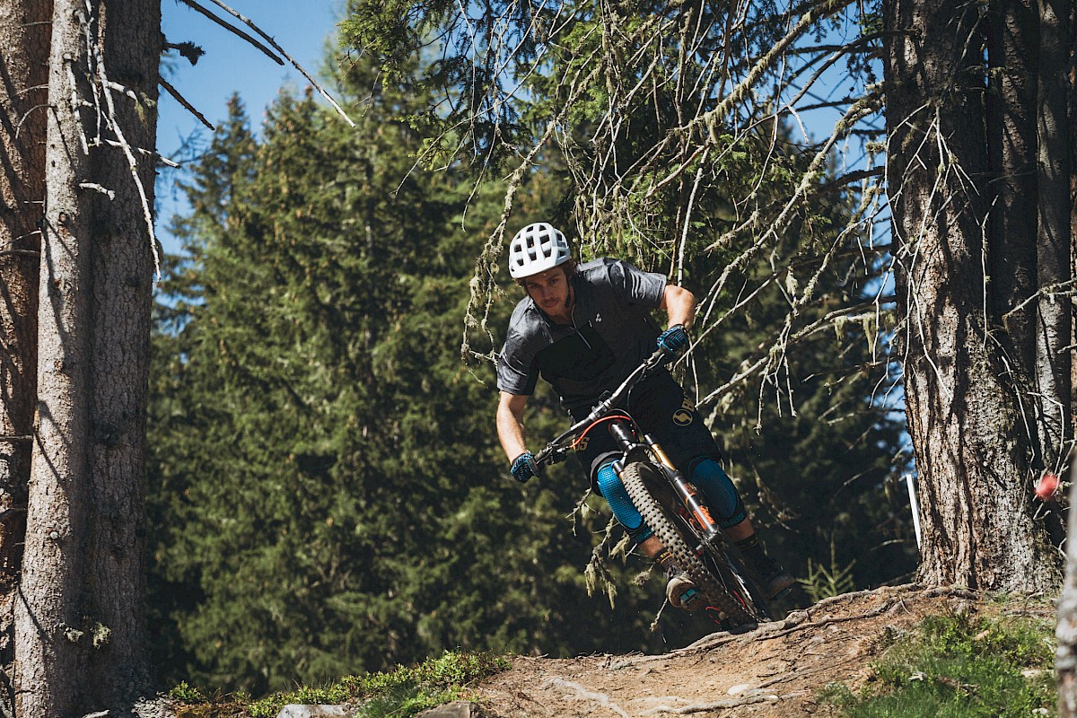 MTB Rider: Always wear protection! Wie wäre es mit Bliss Protection ...